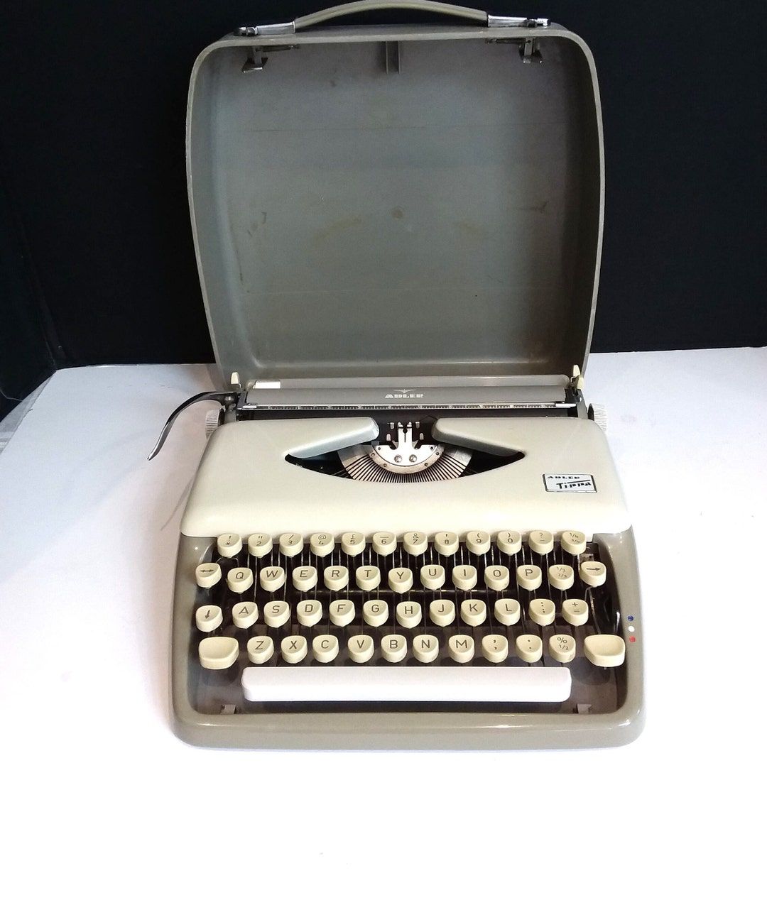 Adler Tippa Typewriter, QWERTY Typewriter, Working Portable Type Writer ...