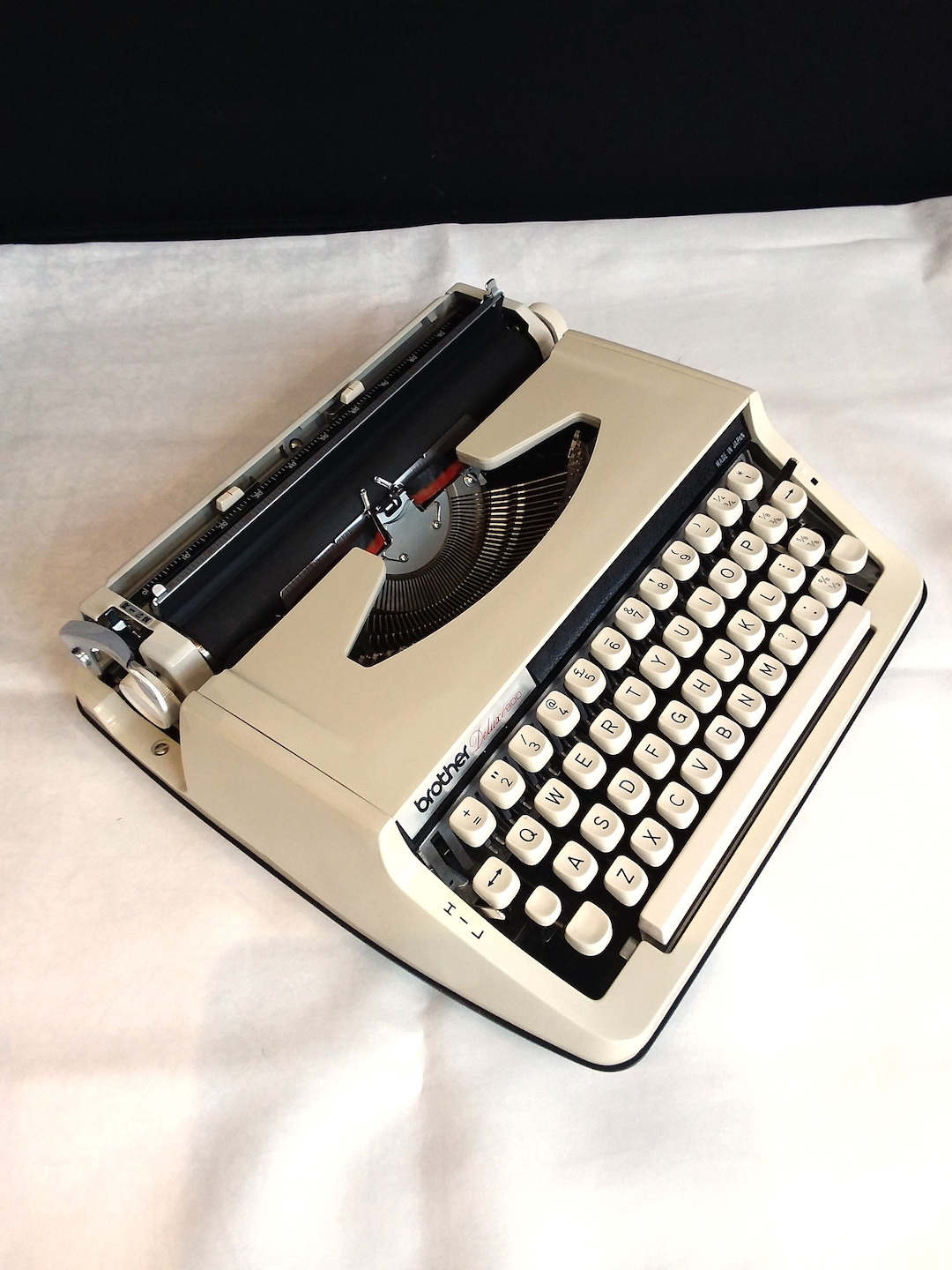 Brother Deluxe 800, Vintage Typewriter, Cream/brown 1976, Manual ...