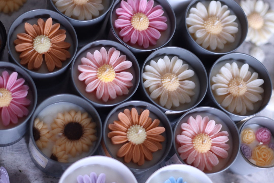 Luxurious Daisy Flower Candle, Custom Scent Spring Candle, Perfect as a ...