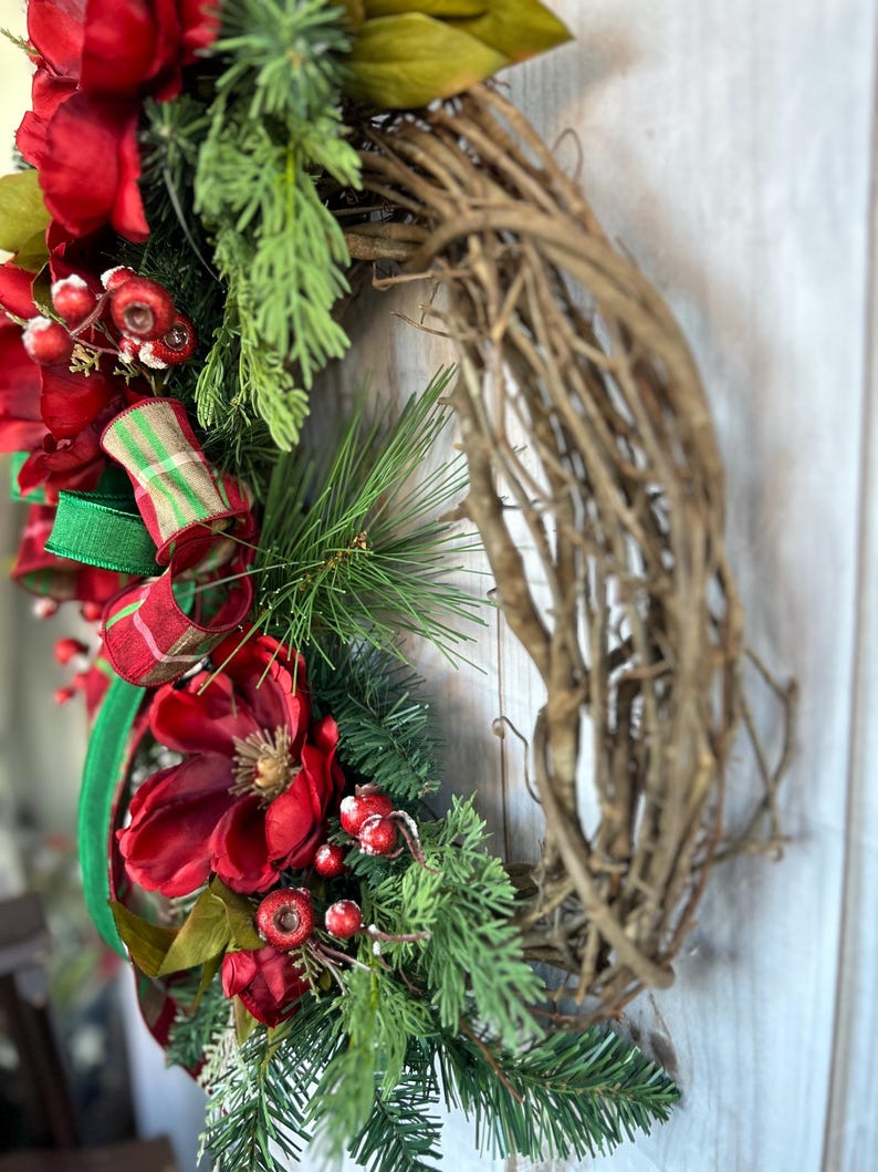 Magnolia Holiday Wreath - Etsy