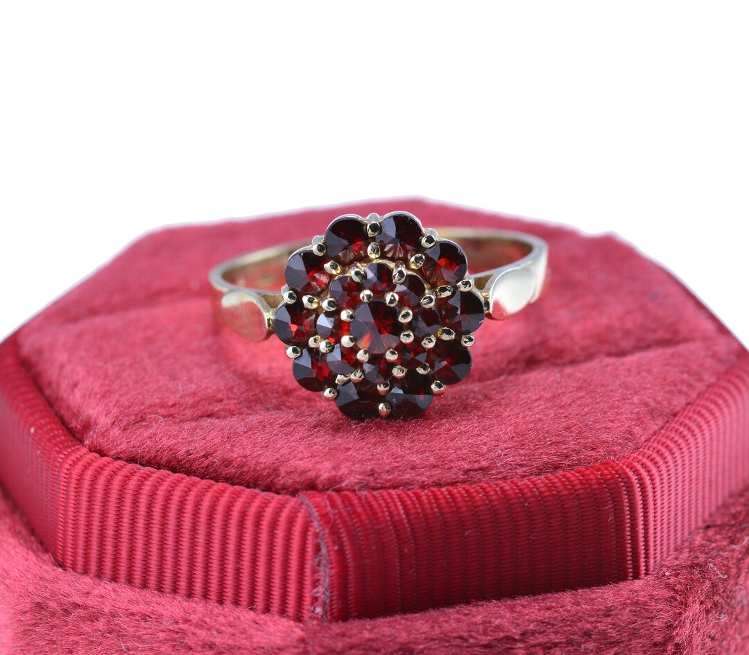 Golg 9K Ring With Garnets - Etsy
