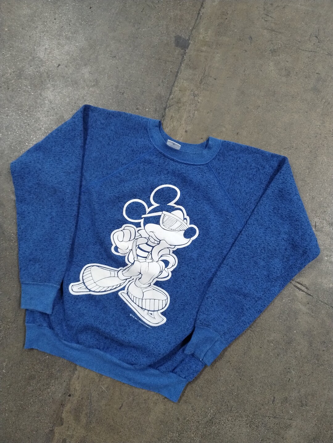 L 80s Parill Disney Mickey Mouse on Ice Sweatshirt Blue Polycotton ...