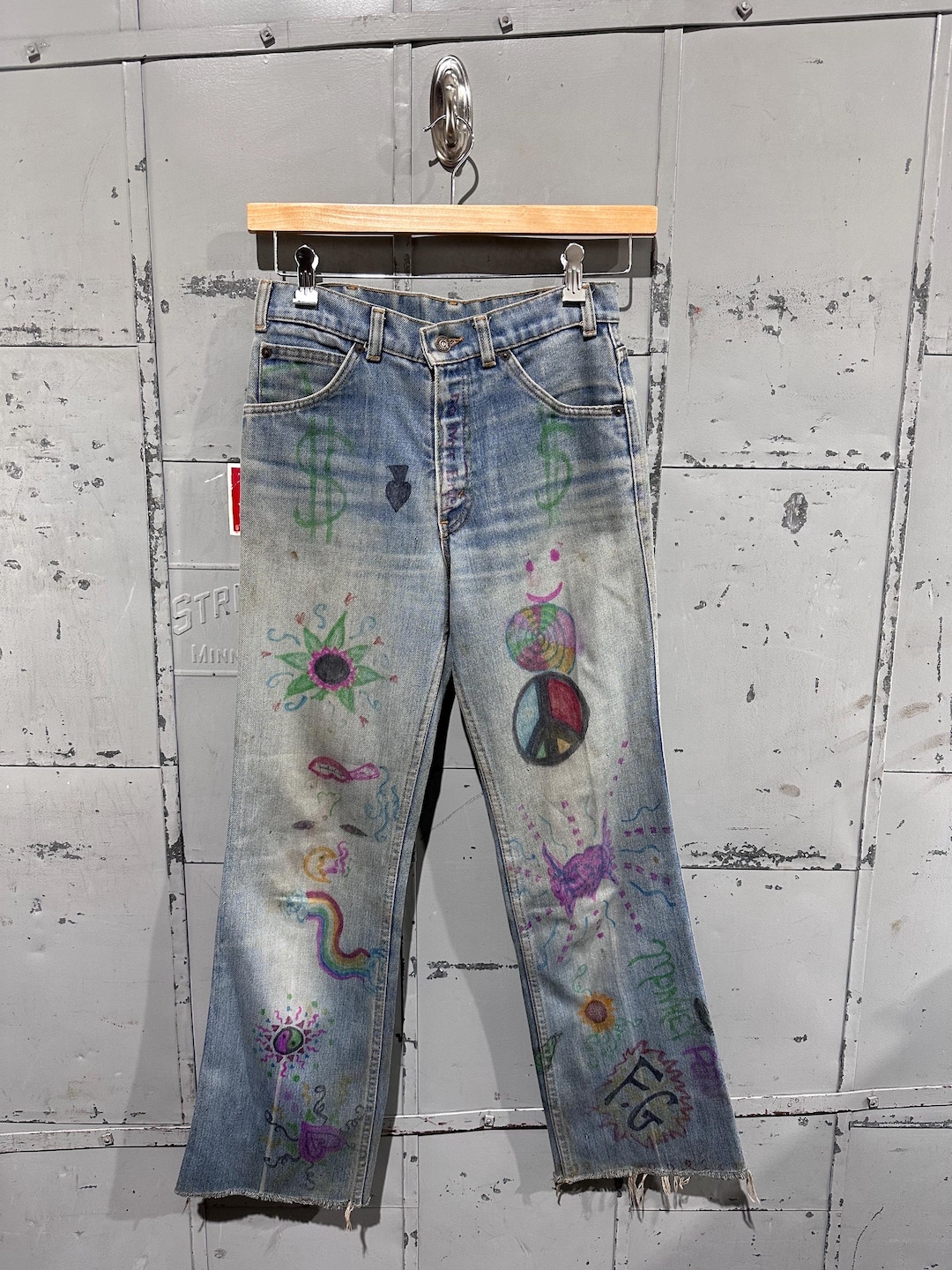 True Vintage 70s Distressed Iconic Americana Levis Hippie Bell Bottom ...