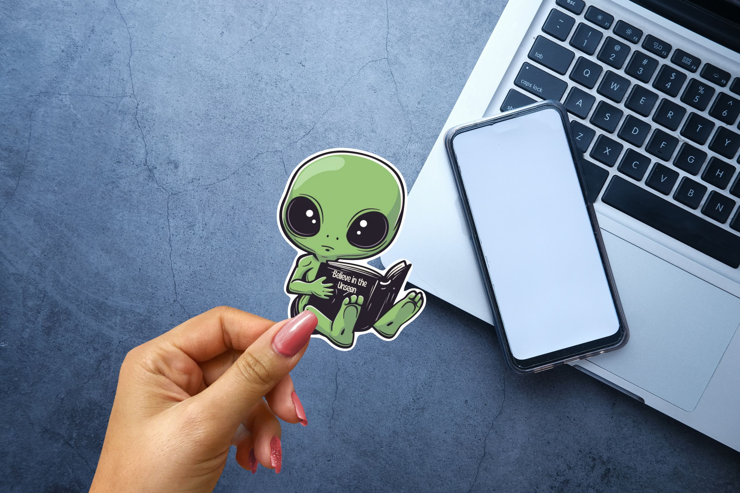 Adorable Green Alien Reading Sticker-alien Decal-bookish-gift for Book ...