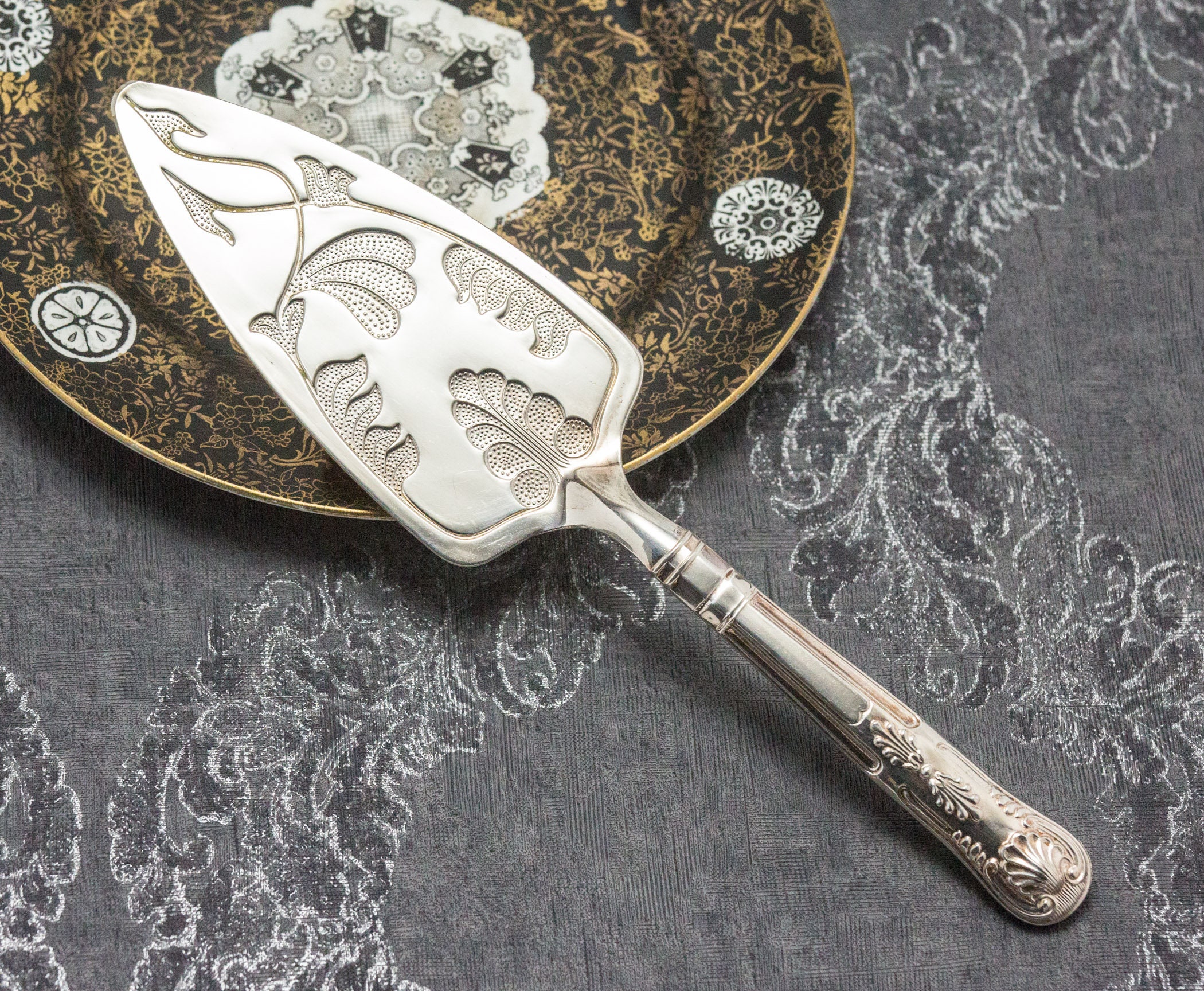 Vintage Cake Slice Server Kings Pattern Handle Style - Etsy