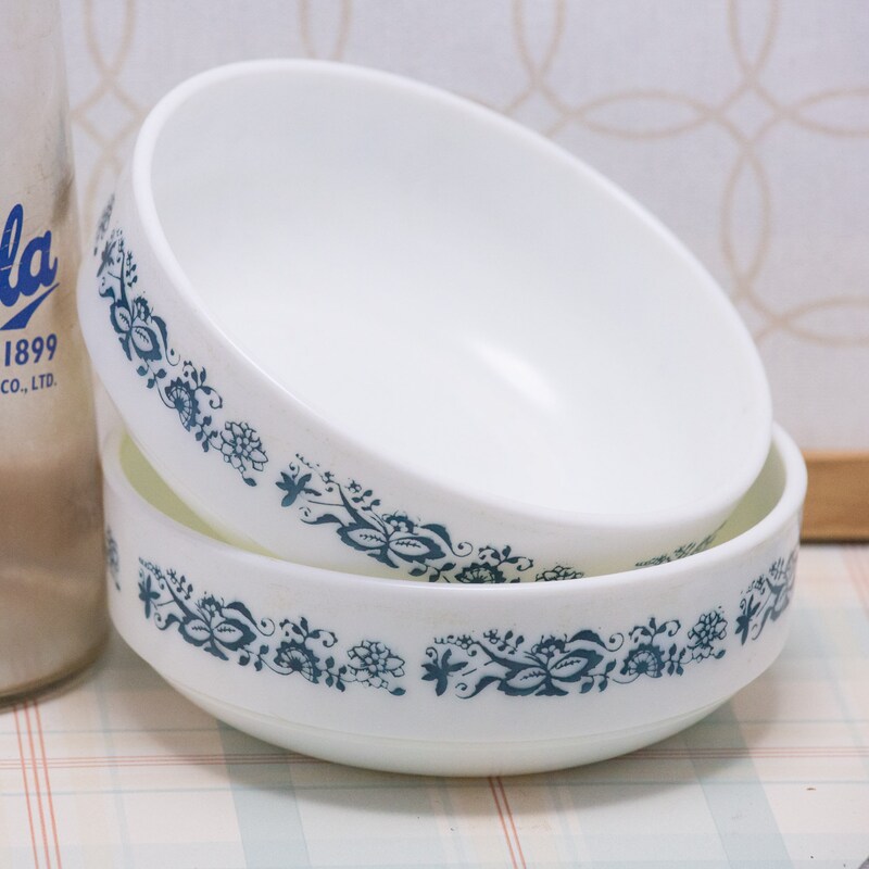 Vintage Pyrex Bowls - Etsy