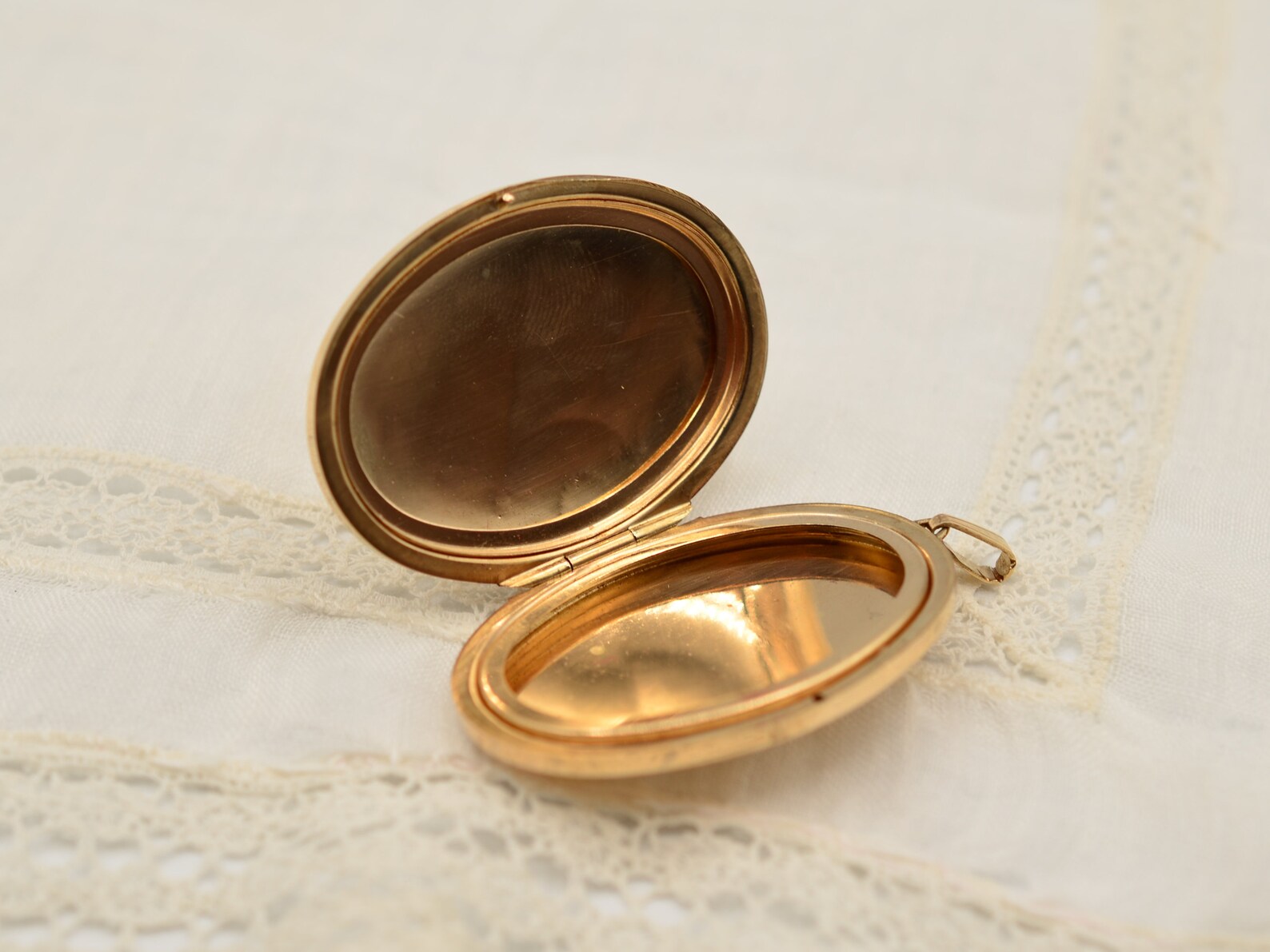 Vintage Gold Locket Large Heavy 9ct Yellow Gold Scrolled Locket - Etsy