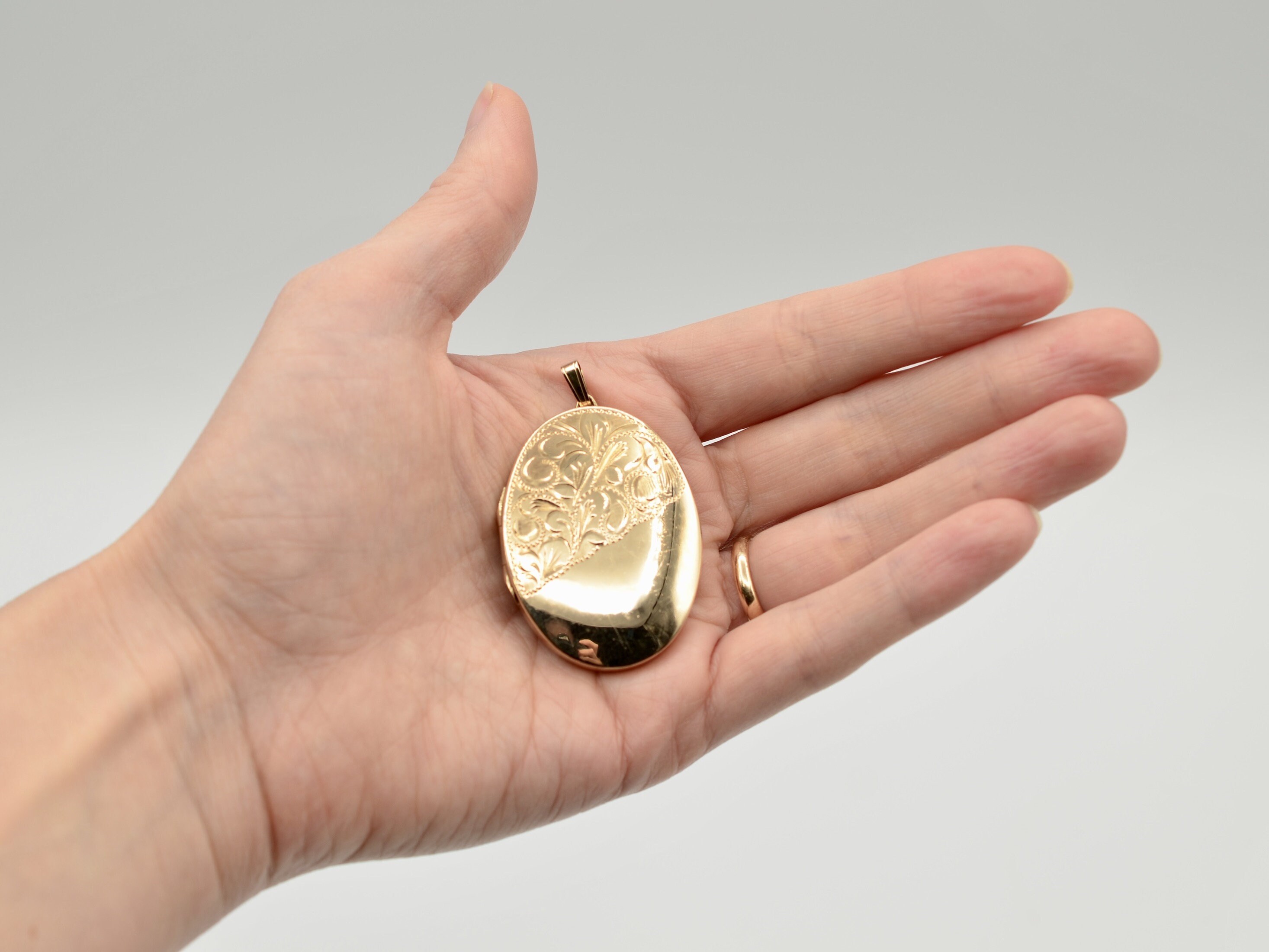 Vintage Gold Locket Large Heavy 9ct Yellow Gold Scrolled Locket - Etsy