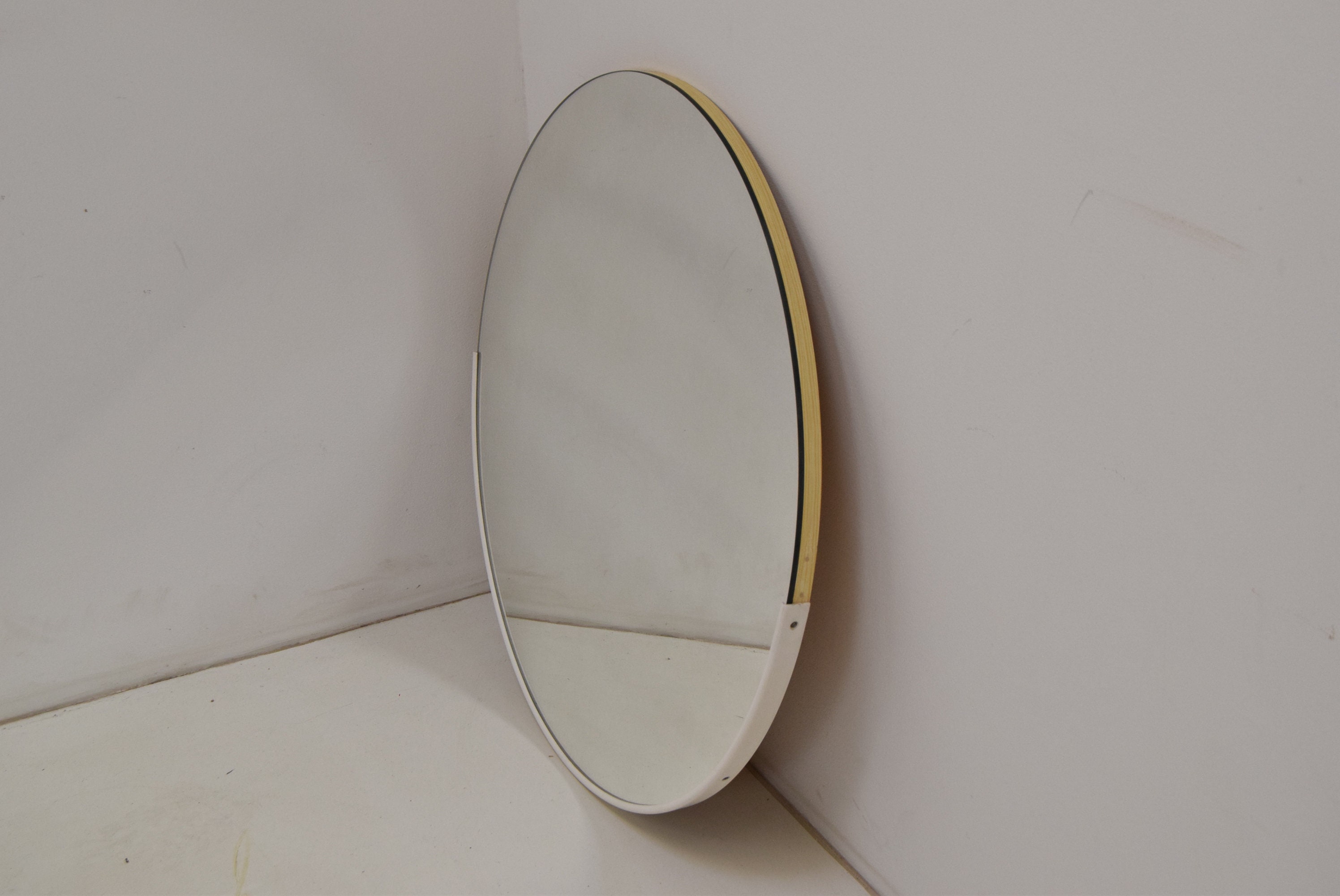 Mid-century Wall Round Mirror, 1970's / Vintage Mirror / Plastic Rim - Etsy