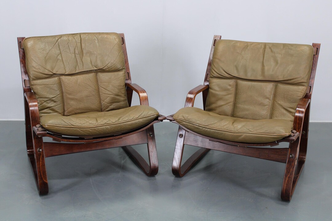 1970s Pair of Bentwood & Buffalo Leather Lounge Chairs by Giske Carlsen ...