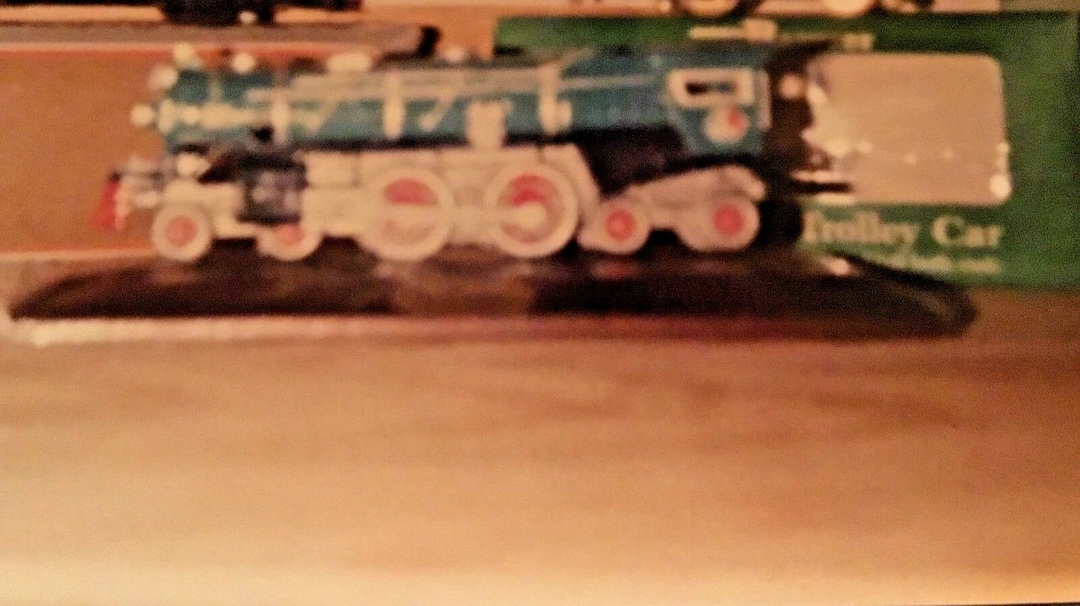 Reproduction of Lionel Classic Blue Comet Steam Engine by Avon Fine ...