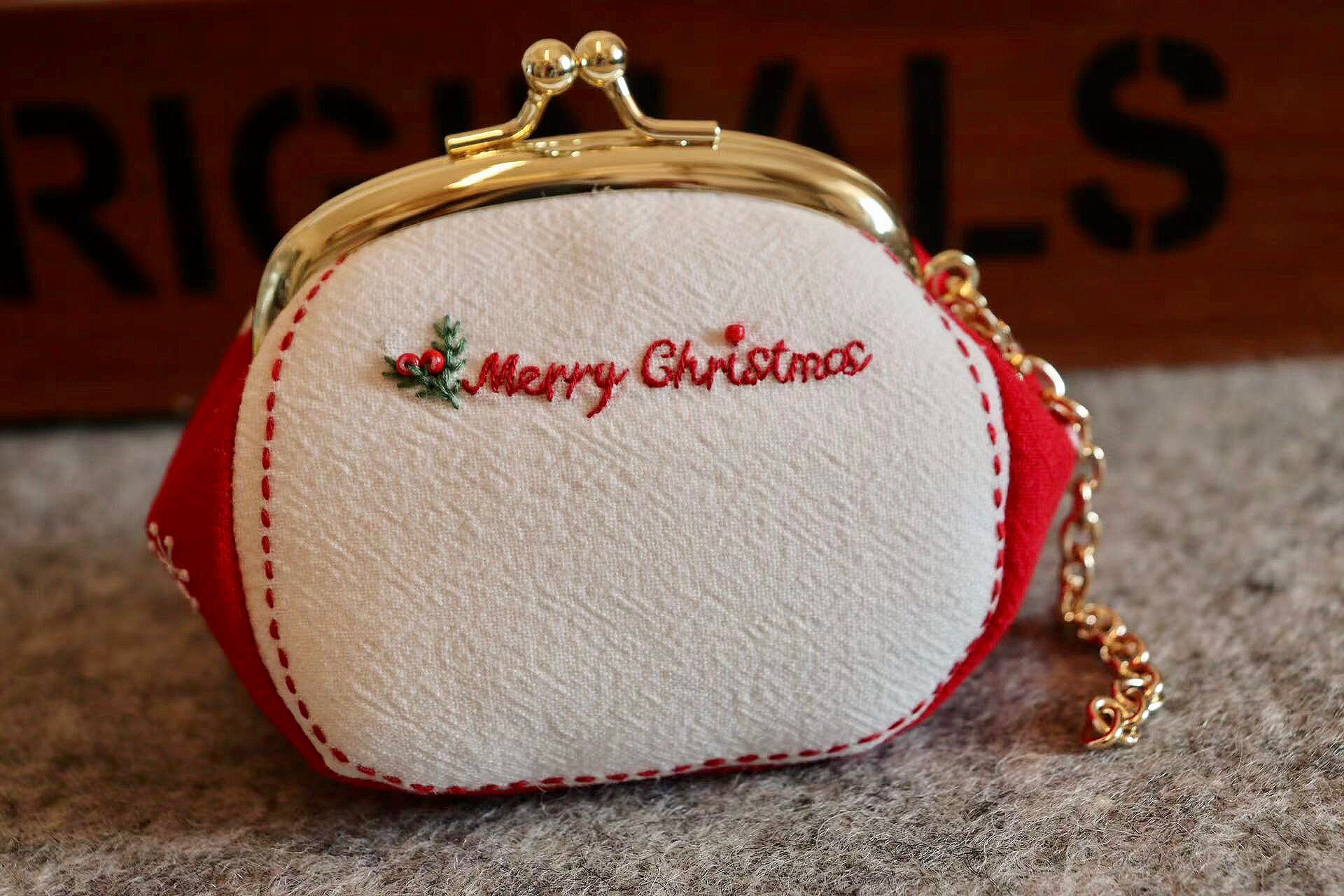 Hand Embroidered Christmas Coin Purse Embroidered Woodland Design ...