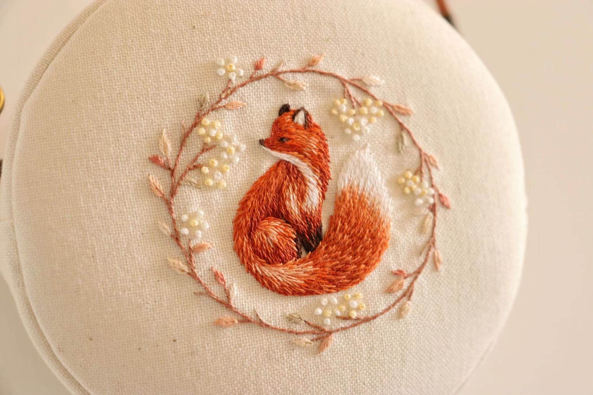 Hand Embroidered Fox Sling Bag Small Wallets Coin Pouch Kisslock Change ...