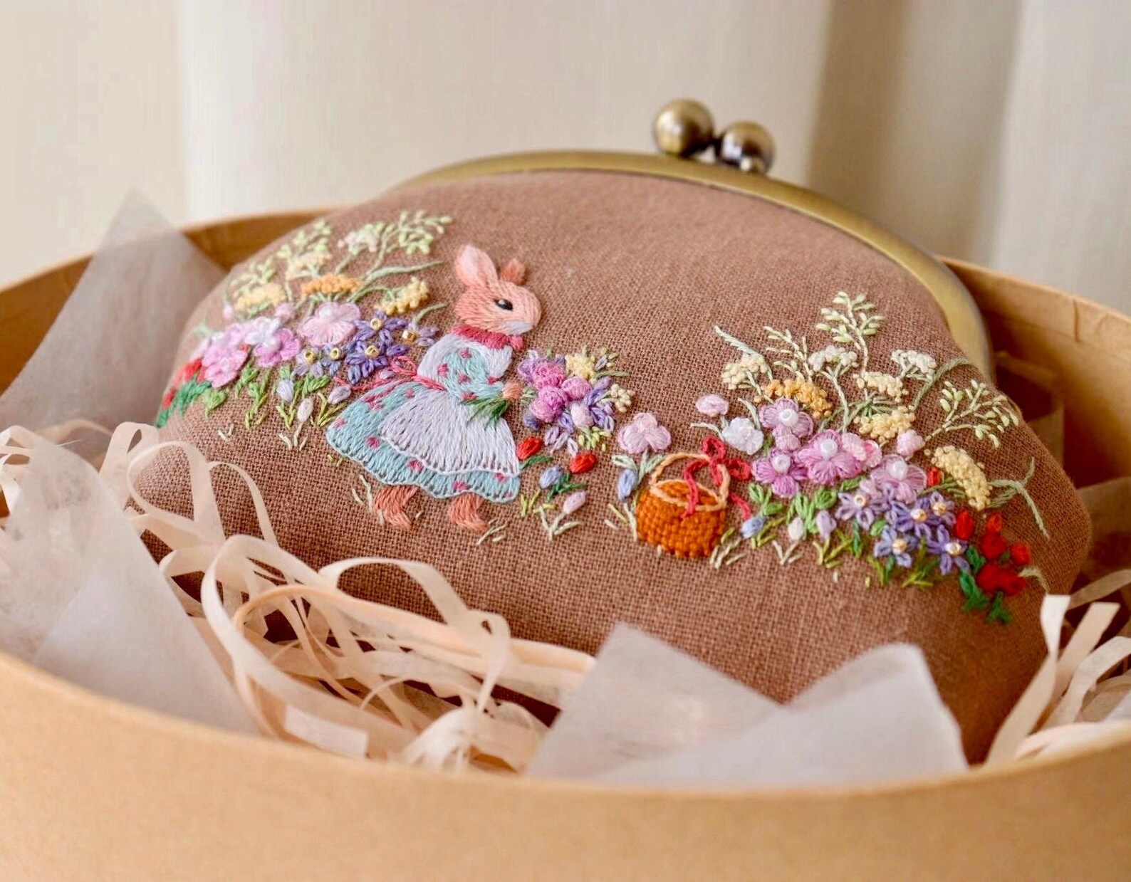 Hand Embroidered Rabbit Coin Purse Wallets Coin Pouch Kisslock Change ...