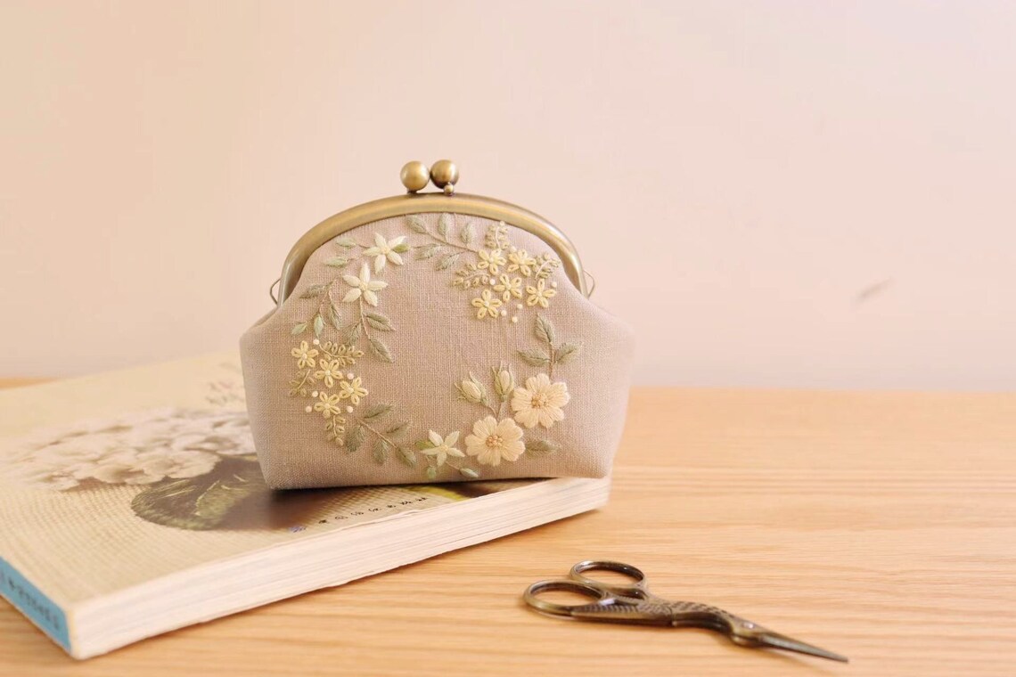 Hand Embroidered Floral Coin Purse Woodland Style Purse Handmade Fabric ...