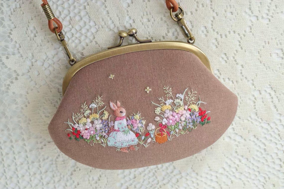 Hand Embroidered Rabbit Coin Purse Handmade Fabric Makeupbag Linen ...