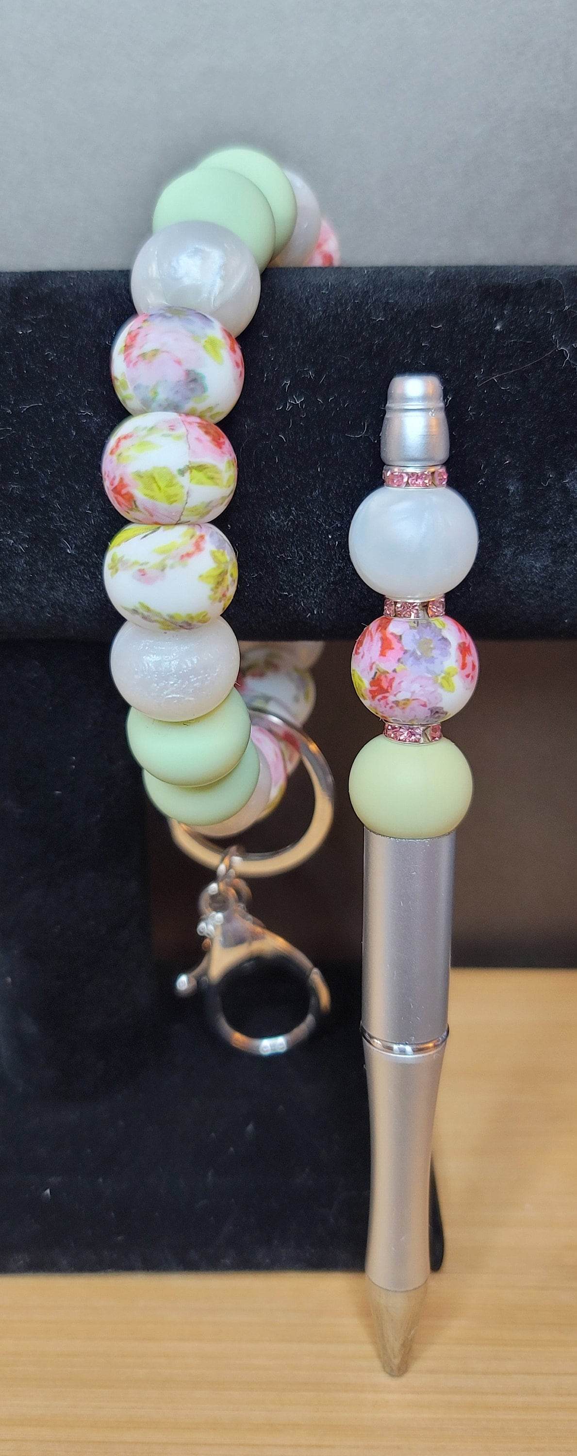 Beaded Wristlet Keychain and Pen Sets, Sunflower Beaded Keycahin and ...