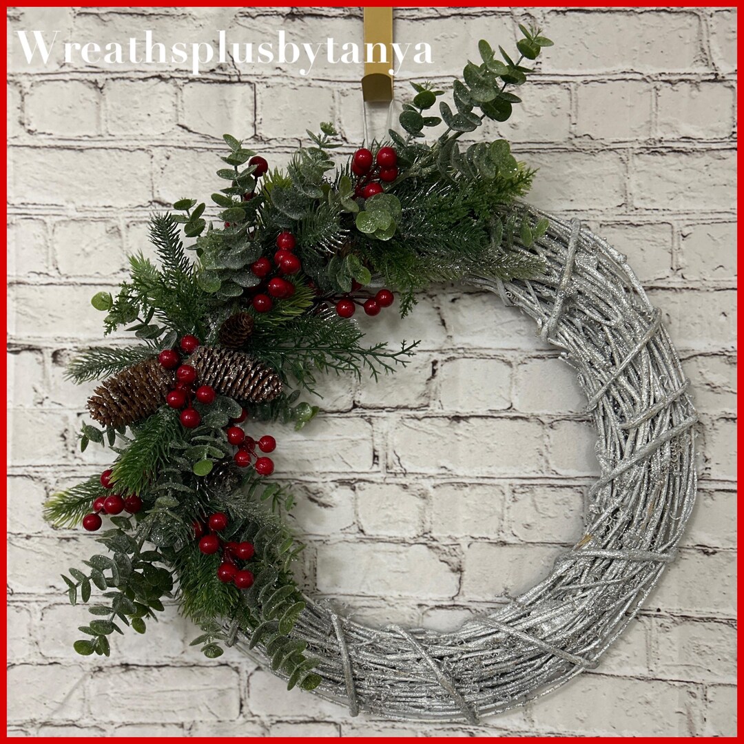 Holly Jolly White Sparkle Willow Wreath, Grapevine Wreath: Rustic Decor ...