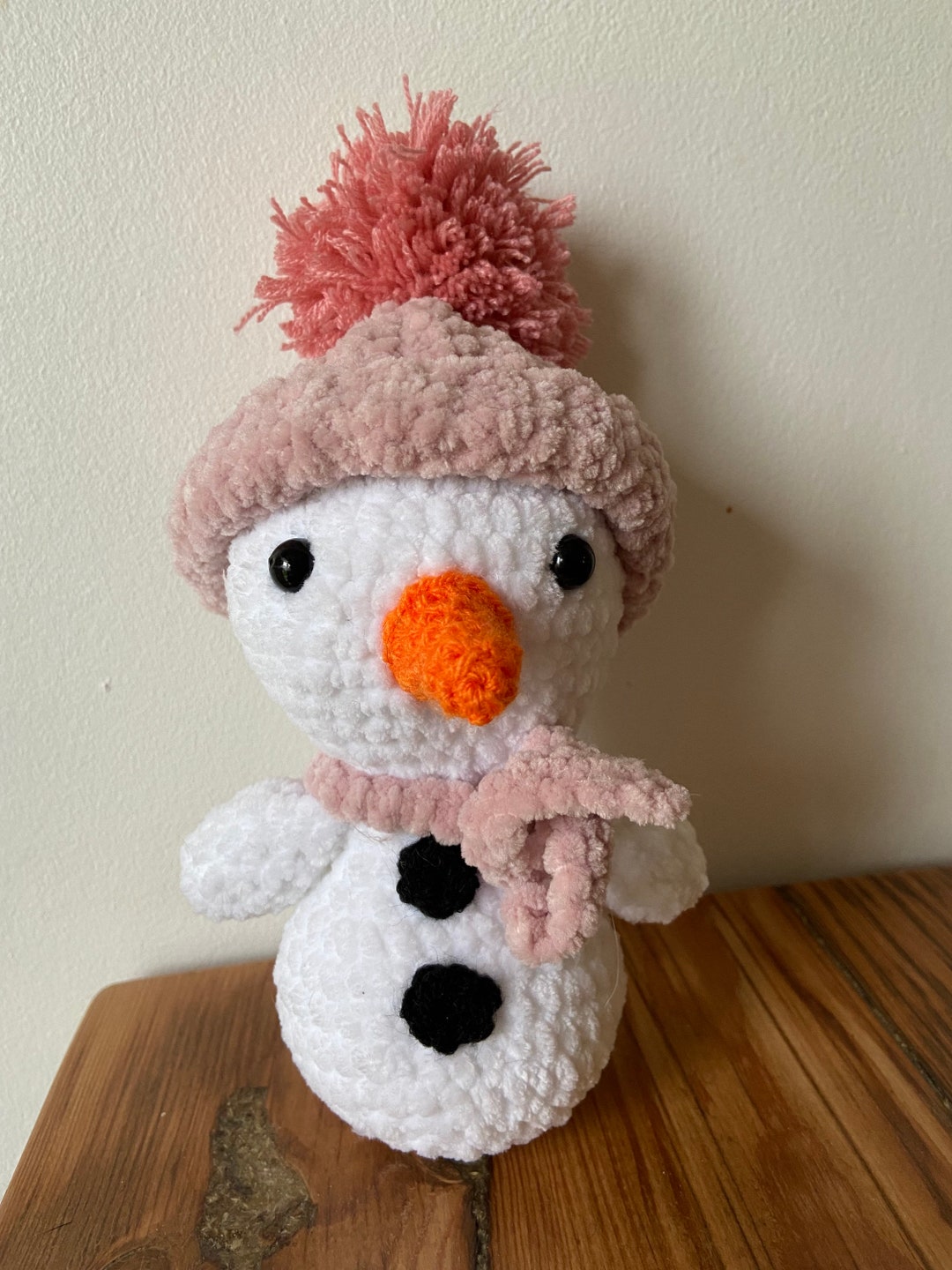 Crochet Snowman Plushie: Handmade Christmas Decoration - Etsy
