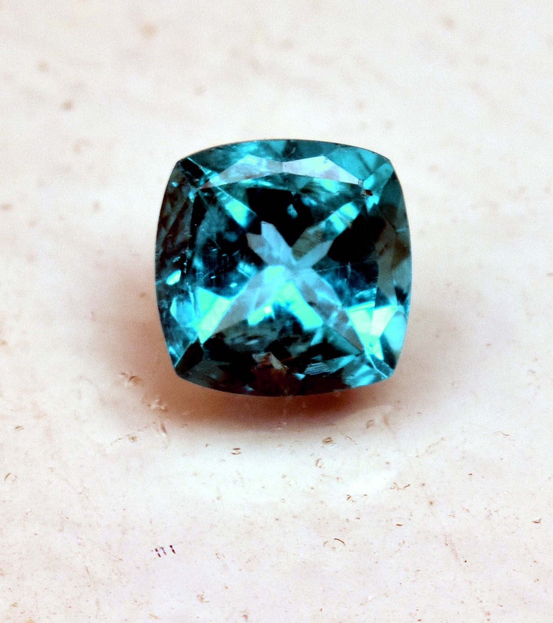 Natural Certified Blueish Green Apatite Gemstone 2.25 Ct Cushion Cut ...