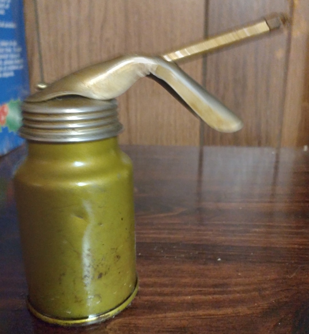 Vintage Old Fashioned Oil Can - Etsy