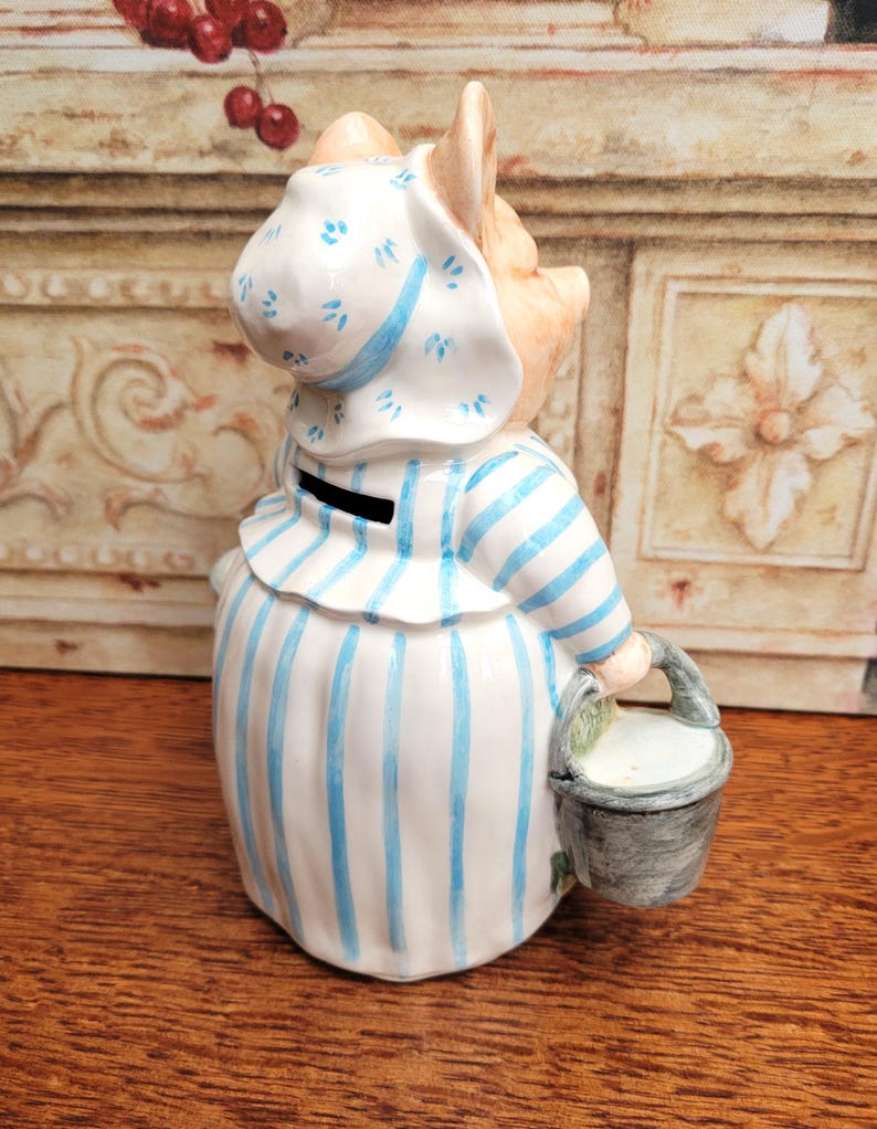 Beatrix Potter Money Box Aunt Pettitoes Pig 484229 , Border Fine Arts ...