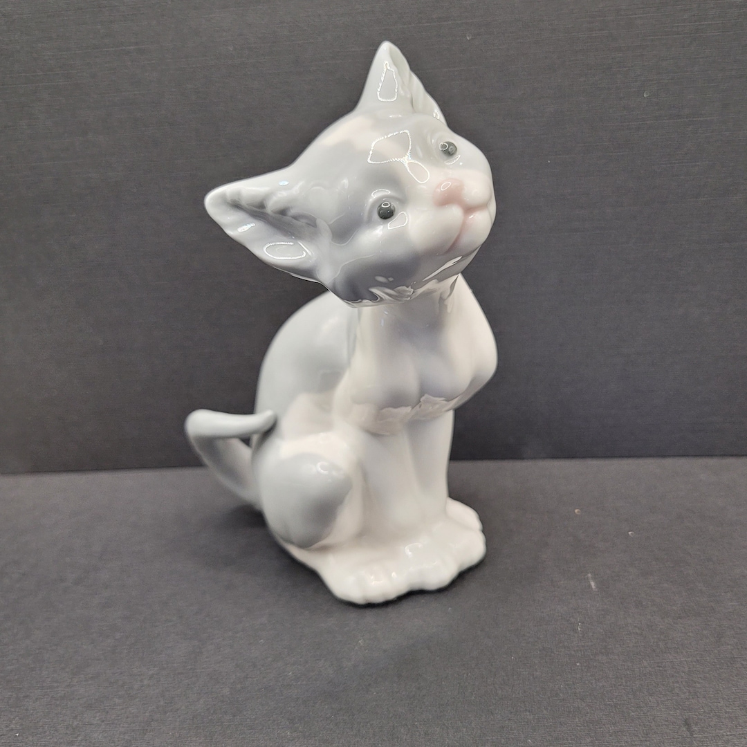 Lladro Porcelain Cat Figurine 5113, "feed Me" Cute Cat Figure, Made in ...