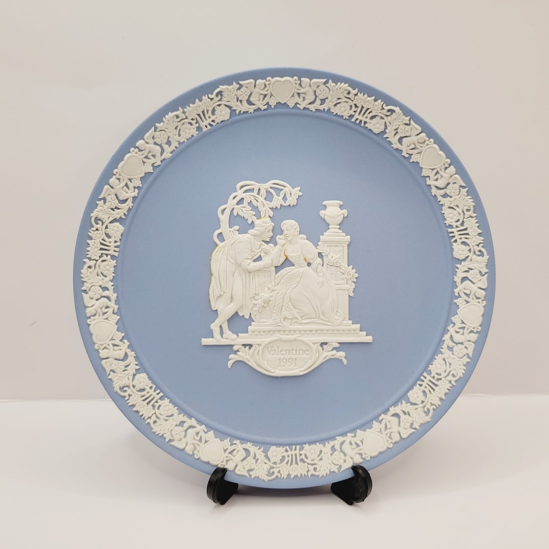 Wedgwood Blue Jasperware valentine 1991 Plate, Romeo & Juliet Limited ...