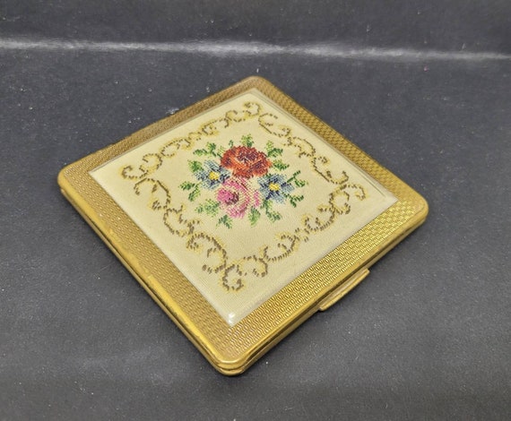 Vintage Kigu Powder Compact 57 City Series Petit Poin… - Gem