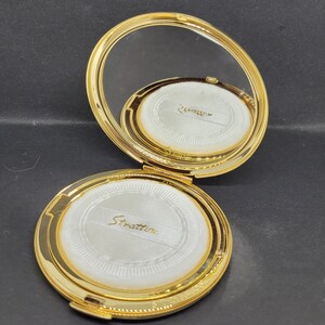 Stratton Powder Compact Blue White Convolvulus Flower Goldtone Enamel ...