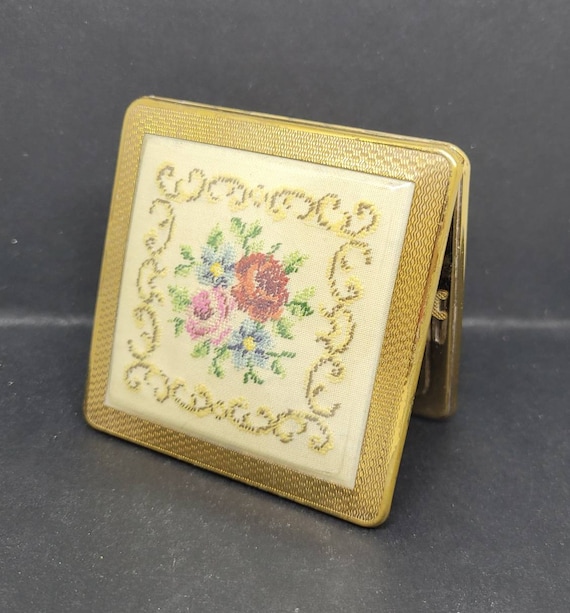 Vintage Kigu Powder Compact 57 City Series Petit Poin… - Gem