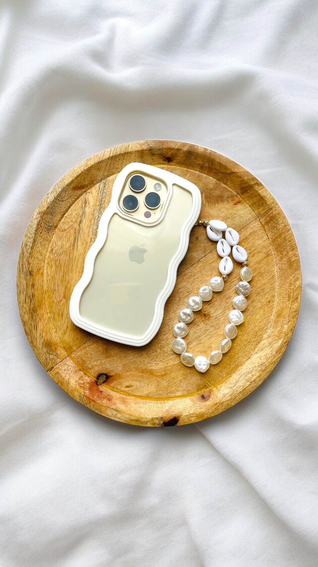 Wavy Case and Phone Jewel iPhone Case and Its Phone Jewel Pearl Beads ...