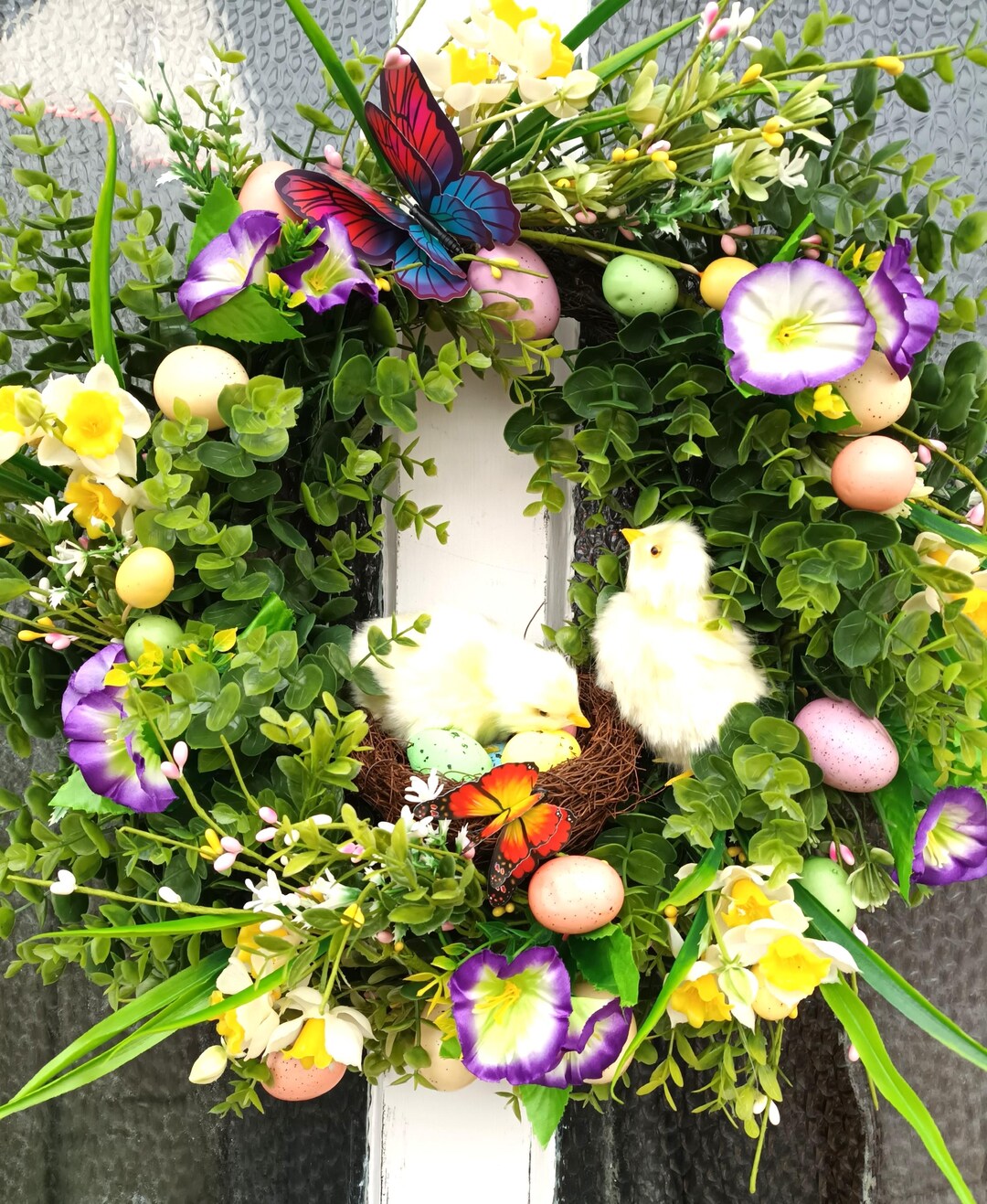 Easter Wreath. Easter Chicks Door Decoration. Vine Wreath Easter Eggs ...