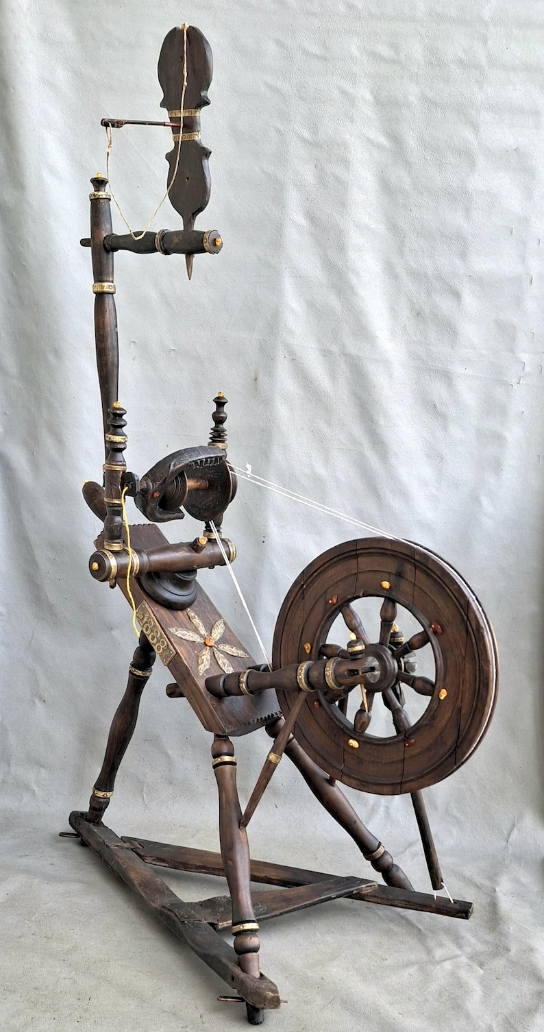 Antique Unique Working Spinning Wheel W/bronze and Ambers Details ...