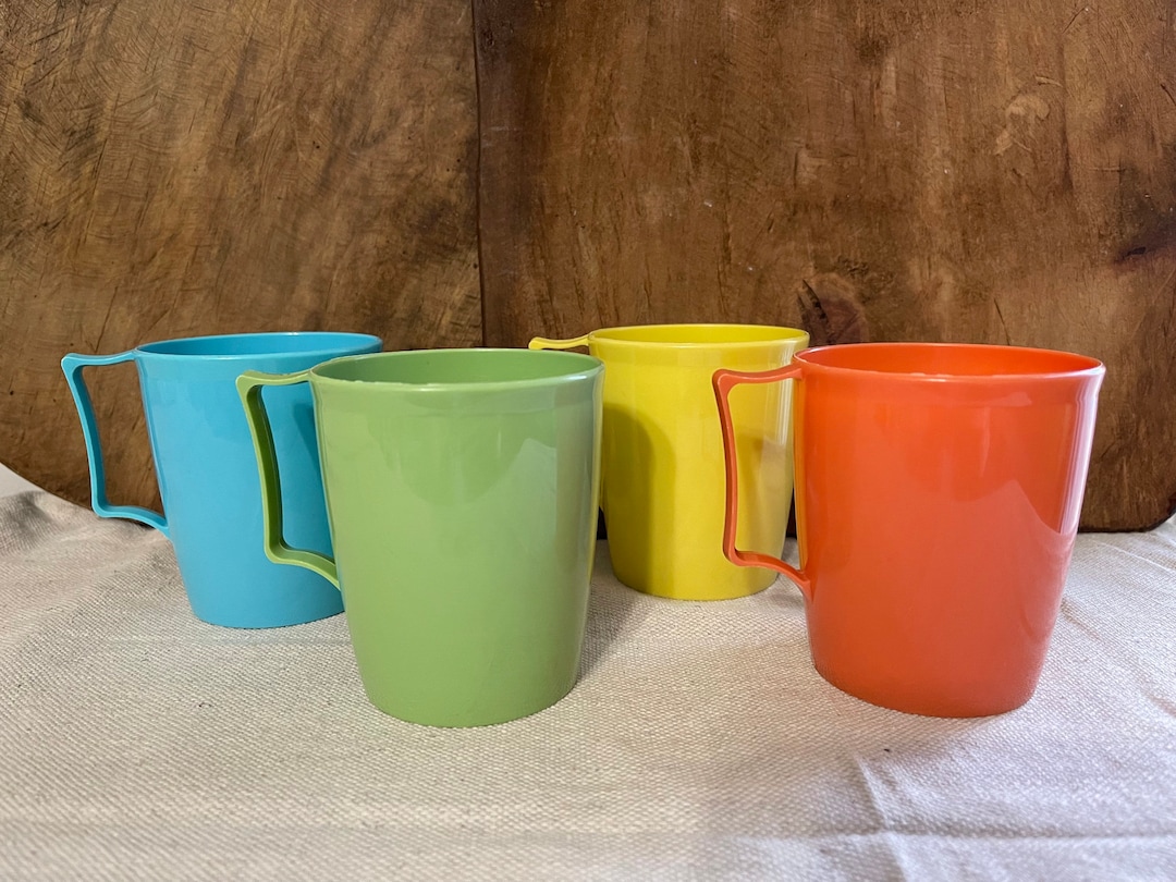 Vintage 1960s Plastic Cups Picnic Colonial Plastics Cleveland OH ...
