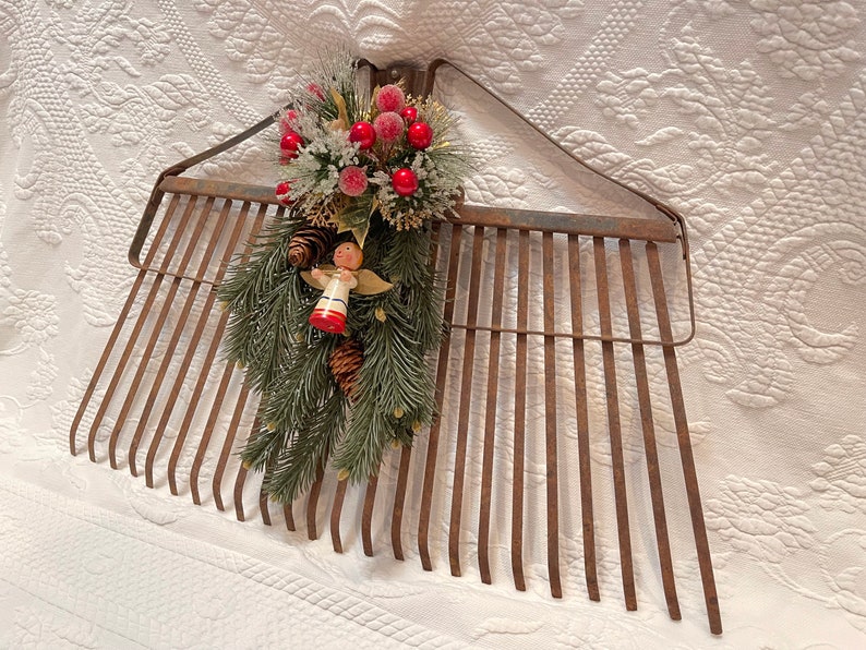 Repurposed Vintage Rake // Farmhouse Decor / Vintage / Cottage ...