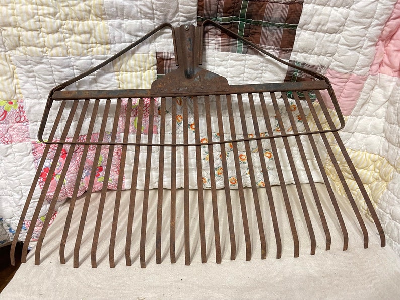 Repurposed Vintage Rake // Farmhouse Decor / Vintage / Cottage ...