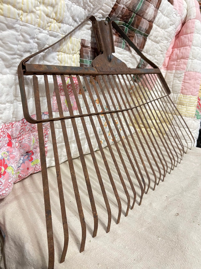 Repurposed Vintage Rake // Farmhouse Decor / Vintage / Cottage ...