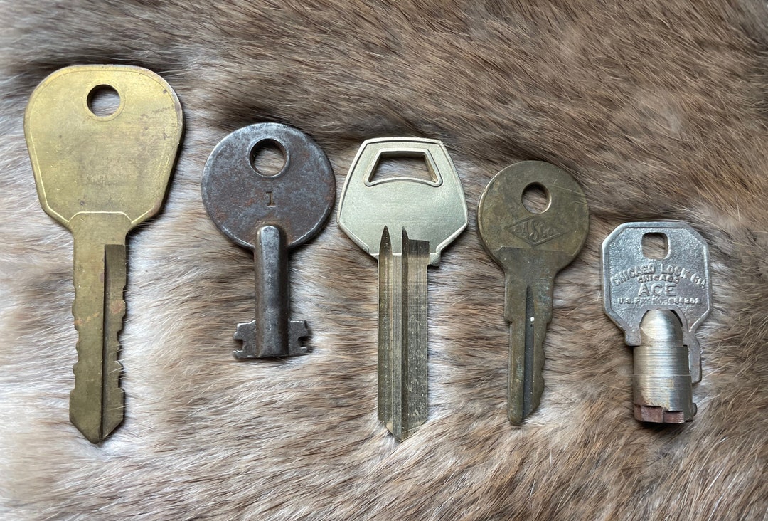 Real Vintage Skeleton Keys - Lot of 5 - Etsy