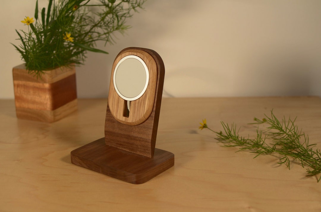 Wooden Magsafe Charging Stand - Etsy