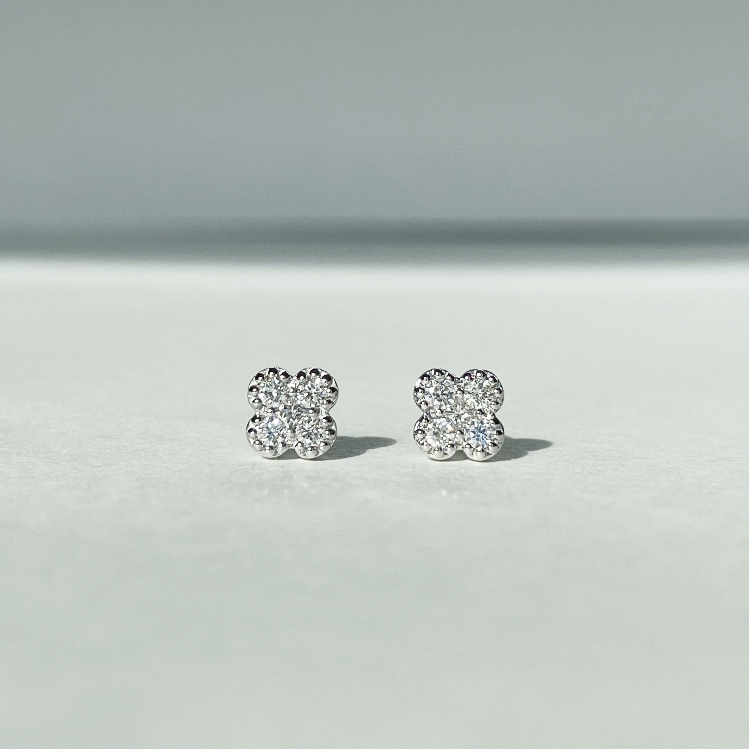 14K Solid Gold Natural Diamond Clover Studs - Etsy