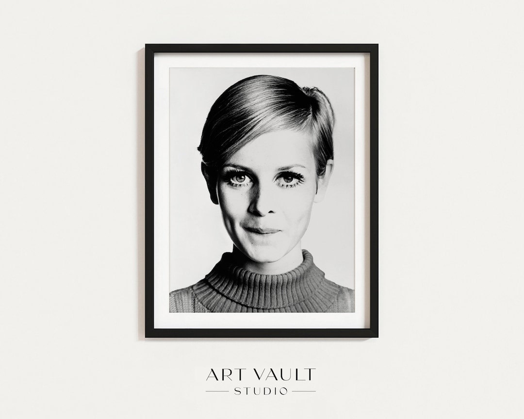 Twiggy Poster 1966 Black and White Twiggy Photo Twiggy Print Twiggy ...