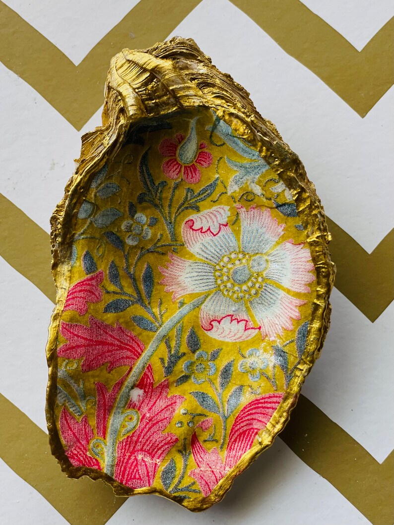 William Morris Decoupage Oyster Shell Ring Dish: Vintage Compton ...
