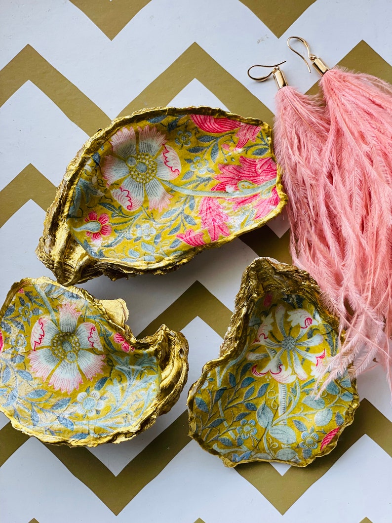 William Morris Decoupage Oyster Shell Ring Dish: Vintage Compton ...