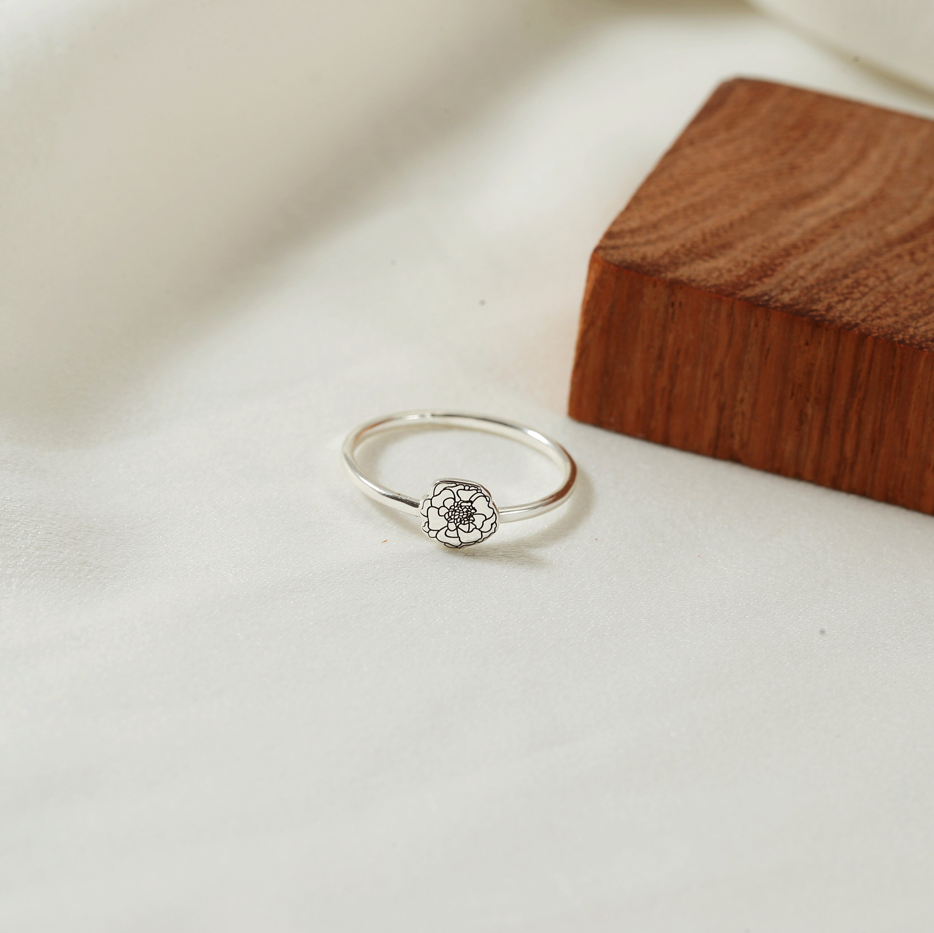 Tiny Birth Flower Ringscustom Floral Ringminimaist Woman - Etsy