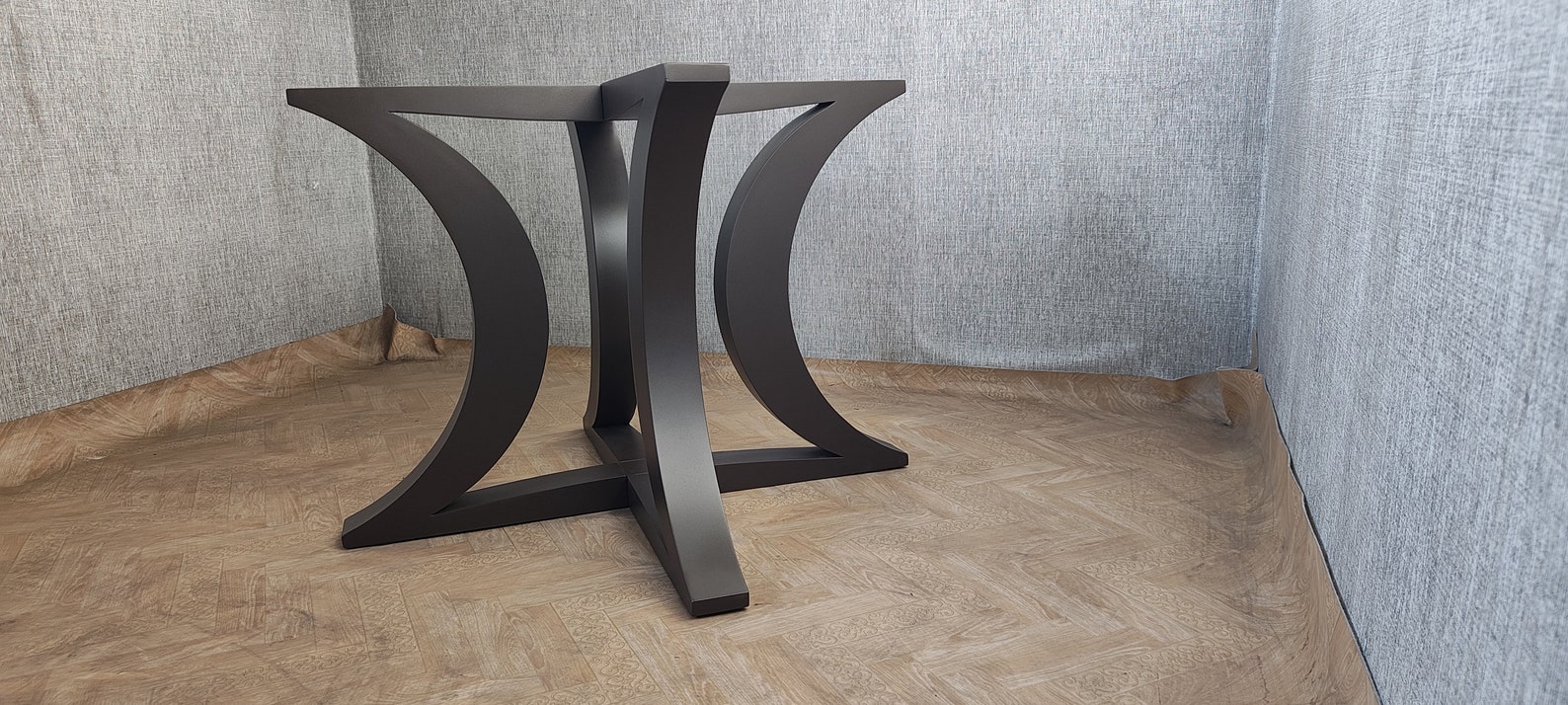 Dining Table Round Base Hourglass Shape in Textured Bronze Premium ...