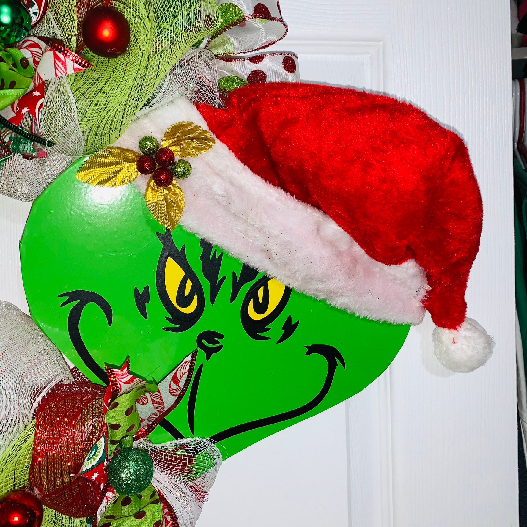 Cheerful Grinch Wreath: Spread the Grinchmas Spirit With This Festive ...