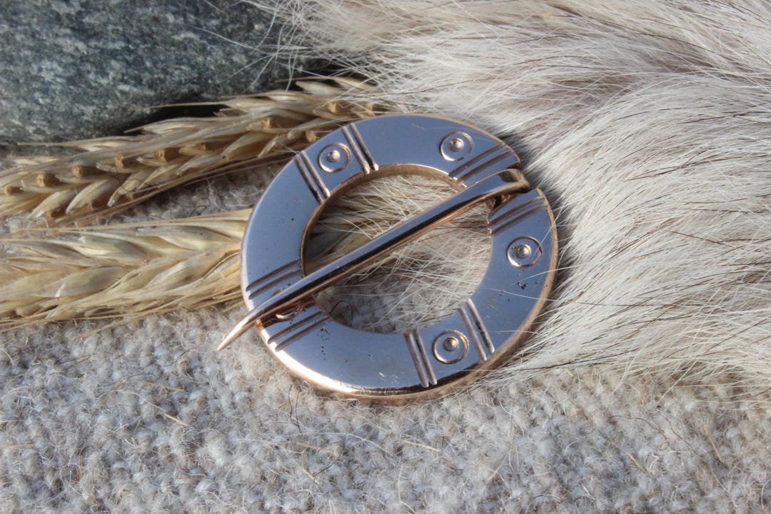 Leading Span Ring Brooch Viking Early-high Middle Ages Garment Brooch ...
