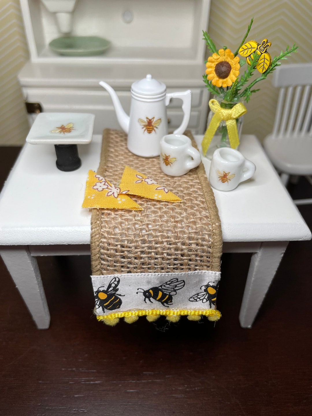 Mini Bumble Bee Table Setting, Mini Bee/sunflower Arrangement, Mini Bee ...