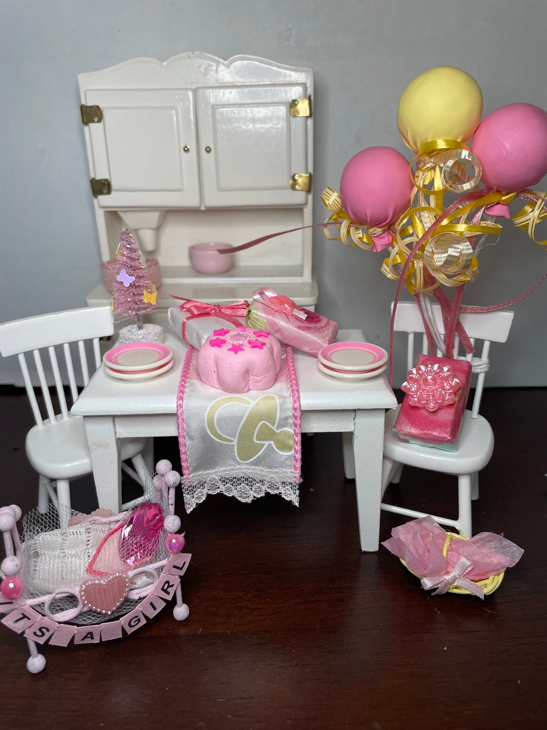 Miniature Dollhouse Baby Girl Shower-mini Girl Bassinet-mini Pink ...